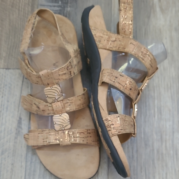 Vionic | Shoes | Vionic Adjustable Strap Sandals Rest Amber Gold Cork ...
